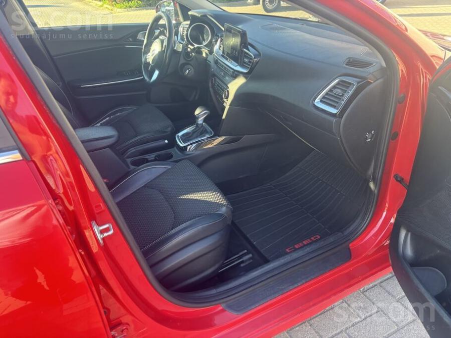 Red Kia Ceed 2019 in Riga, with an engine capacity of 1.40 L and mileage of 230 thousand km for 8200 €, photo 8 on AUTOMOTO.COM.LV