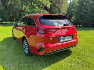 Red Kia Ceed 2019 in Tartu, with an engine capacity of 1.60 L and mileage of 102 thousand km for 12700 €, photo 3 on AUTOMOTO.COM.LV