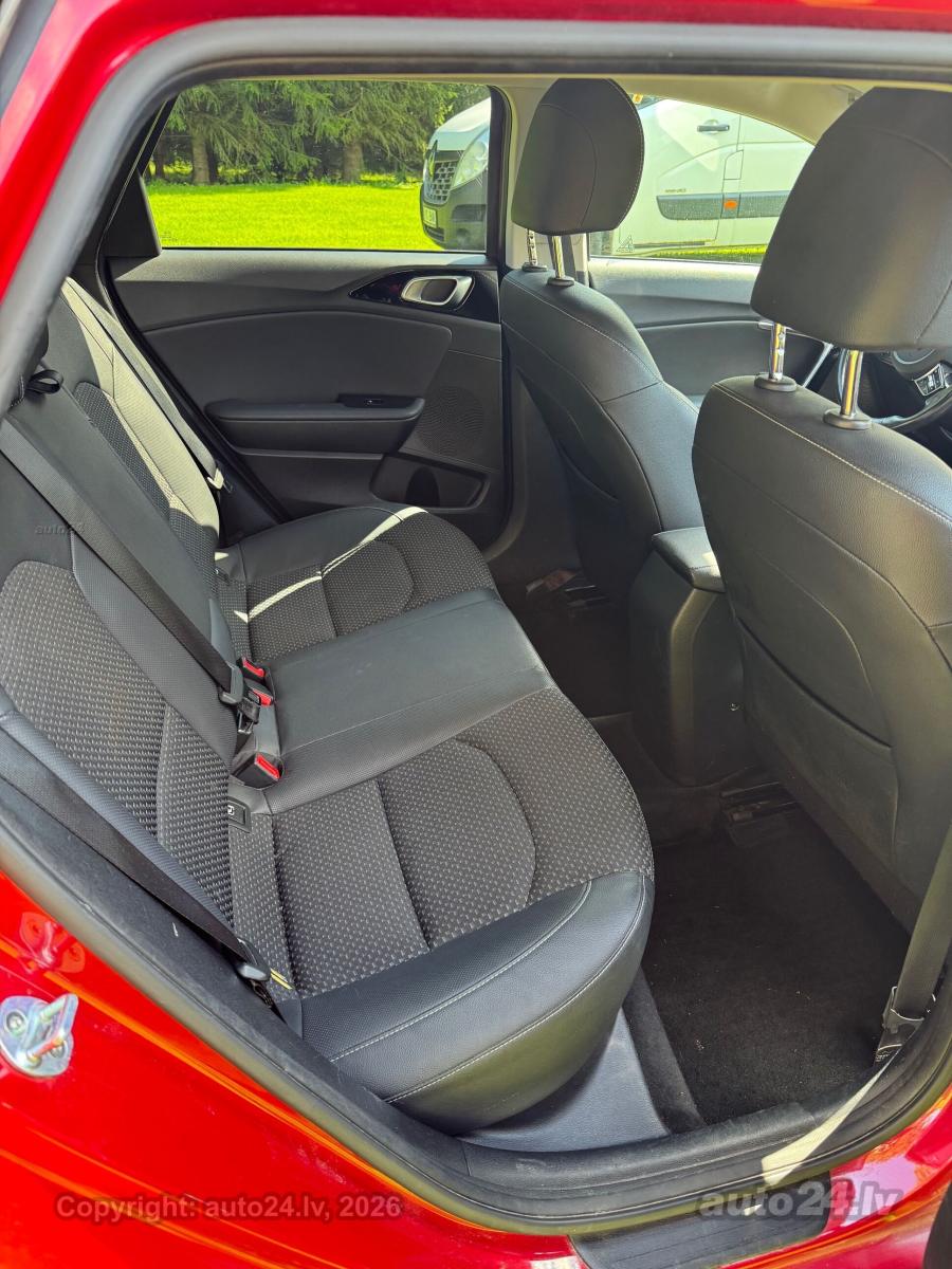 Red Kia Ceed 2019 in Tartu, with an engine capacity of 1.60 L and mileage of 102 thousand km for 12700 €, photo 6 on AUTOMOTO.COM.LV