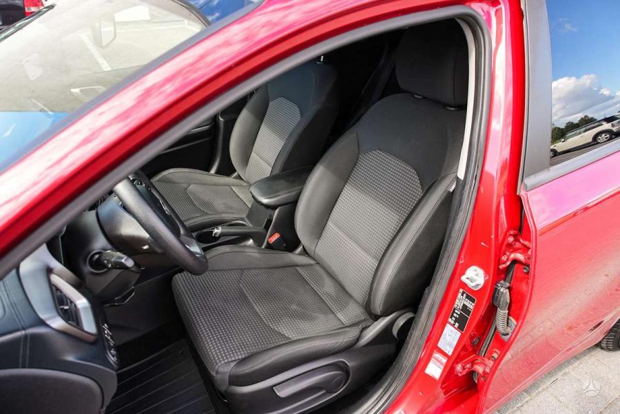 Sarkans Kia Ceed 2019 Marijampole, ar dzinēja tilpumu 1.37 L un nobraukumu 170 tūkst. km par 8950 €, foto 26 vietnē AUTOMOTO.COM.LV
