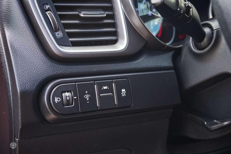 Sarkans Kia Ceed 2019 Marijampole, ar dzinēja tilpumu 1.37 L un nobraukumu 170 tūkst. km par 8950 €, foto 27 vietnē AUTOMOTO.COM.LV