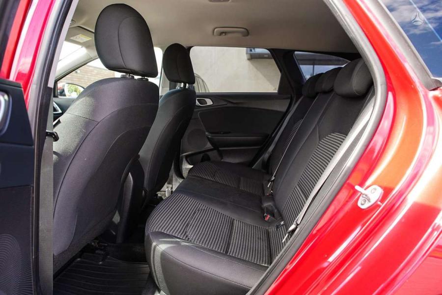 Sarkans Kia Ceed 2019 Marijampole, ar dzinēja tilpumu 1.37 L un nobraukumu 170 tūkst. km par 8950 €, foto 30 vietnē AUTOMOTO.COM.LV