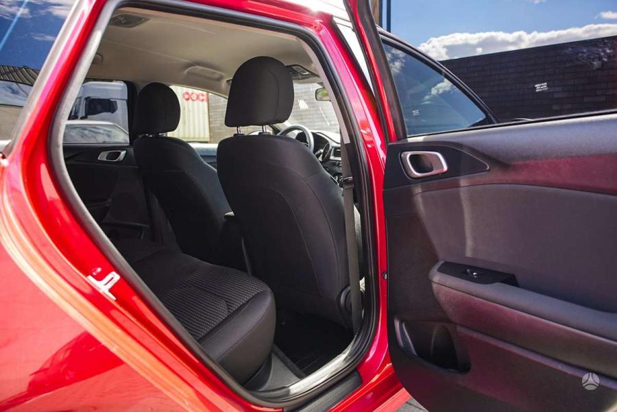 Sarkans Kia Ceed 2019 Marijampole, ar dzinēja tilpumu 1.37 L un nobraukumu 170 tūkst. km par 8950 €, foto 31 vietnē AUTOMOTO.COM.LV