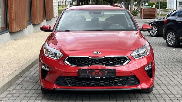 Red Kia Ceed 2020 in Ukmerge, with an engine capacity of 1.00 L and mileage of 159 thousand km for 7800 €, photo 2 on AUTOMOTO.COM.LV