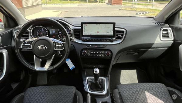 Red Kia Ceed 2020 in Ukmerge, with an engine capacity of 1.00 L and mileage of 159 thousand km for 7800 €, photo 7 on AUTOMOTO.COM.LV