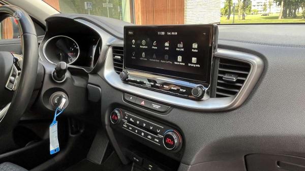 Red Kia Ceed 2020 in Ukmerge, with an engine capacity of 1.00 L and mileage of 159 thousand km for 7800 €, photo 8 on AUTOMOTO.COM.LV