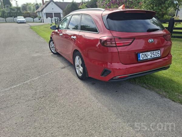 Red Kia Ceed 2021 in Jurmala, with an engine capacity of 1.50 L and mileage of 405 thousand km for 5750 €, photo 1 on AUTOMOTO.COM.LV