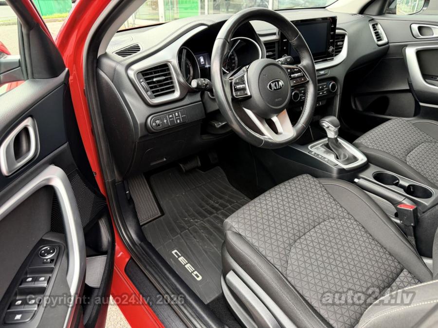 Red Kia Ceed 2021 in Tallinn, with an engine capacity of 1.60 L and mileage of 129 thousand km for 13900 €, photo 8 on AUTOMOTO.COM.LV