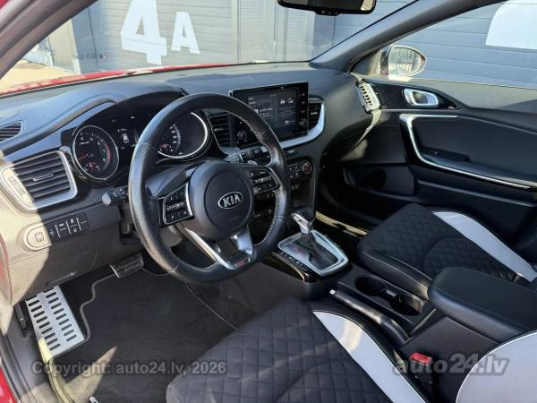 Red Kia Ceed 2021 in Tallinn, with an engine capacity of 1.50 L and mileage of 120 thousand km for 15995 €, photo 10 on AUTOMOTO.COM.LV