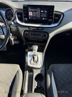 Sarkans Kia Ceed 2021 Tallina, ar dzinēja tilpumu 1.50 L un nobraukumu 120 tūkst. km par 15995 €, foto 23 vietnē AUTOMOTO.COM.LV