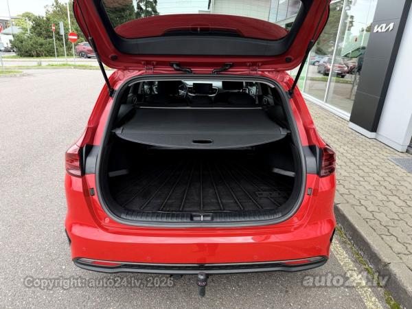 Киа Сид 2021 в Таллин на AUTOMOTO.COM.LV Красный Киа Сид 2021 в Таллин, объемом двигателя 1.60 л и пробегом 134 тыс. км за 12900 €, фото 7 на AUTOMOTO.COM.LV