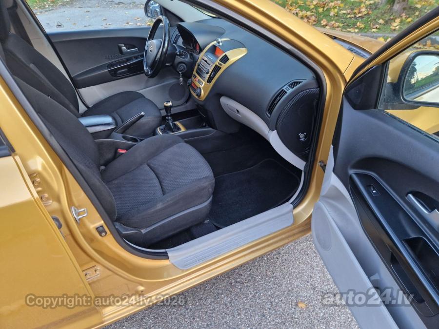 Kia Ceed 2007 in Tallinn, with an engine capacity of 1.60 L and mileage of 359 thousand km for 1890 €, photo 8 on AUTOMOTO.COM.LV