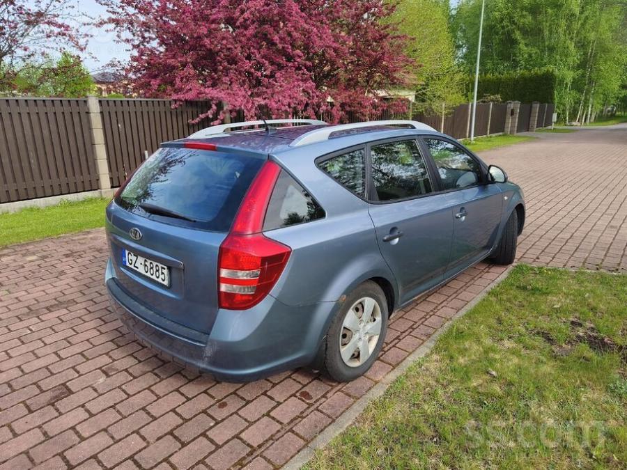 Kia Ceed 2008 in Riga, with an engine capacity of 1.60 L and mileage of 374 thousand km for 950 €, photo 4 on AUTOMOTO.COM.LV