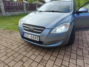 Kia Ceed 2008 in Riga, with an engine capacity of 1.60 L and mileage of 374 thousand km for 950 €, photo 6 on AUTOMOTO.COM.LV