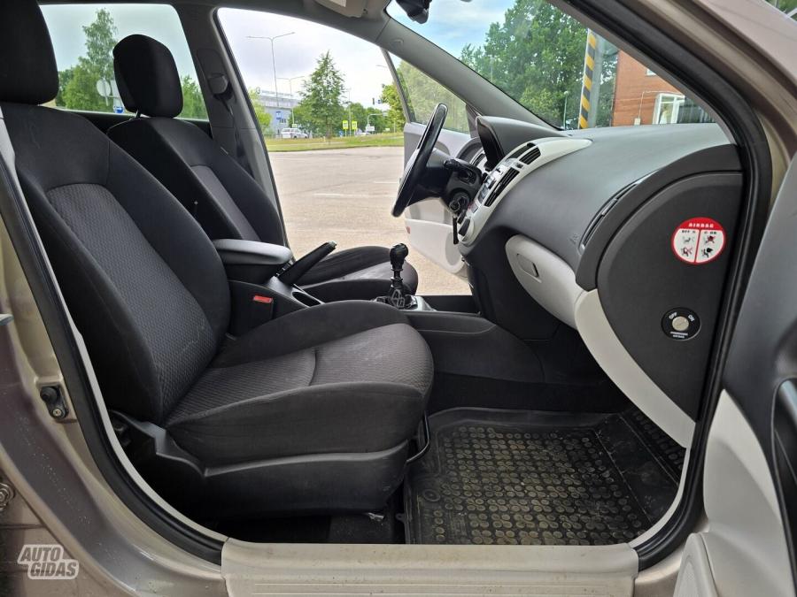 Kia Ceed 2008 Radviliškis, ar dzinēja tilpumu 1.60 L un nobraukumu 320 tūkst. km par 1700 €, foto 14 vietnē AUTOMOTO.COM.LV