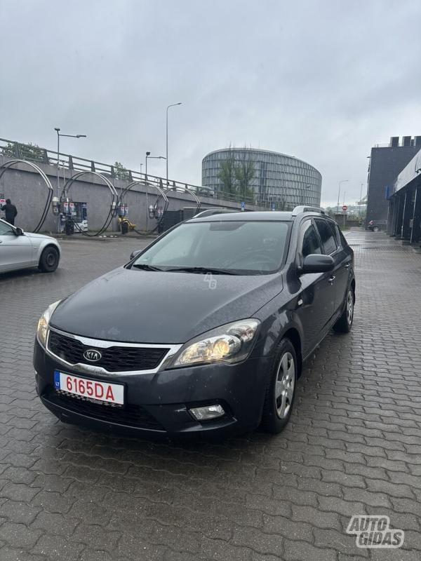 Kia Ceed 2009 in Vilnius, with an engine capacity of 1.60 L and mileage of 245 thousand km for 2700 €, photo 1 on AUTOMOTO.COM.LV