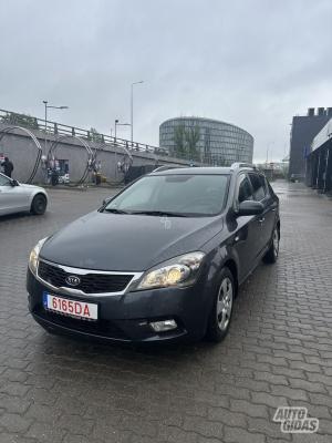 Kia Ceed 2009 in Vilnius, with an engine capacity of 1.60 L and mileage of 245 thousand km for 2700 €, photo  on AUTOMOTO.COM.LV
