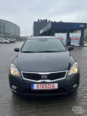 Kia Ceed 2009 in Vilnius, with an engine capacity of 1.60 L and mileage of 245 thousand km for 2700 €, photo 3 on AUTOMOTO.COM.LV