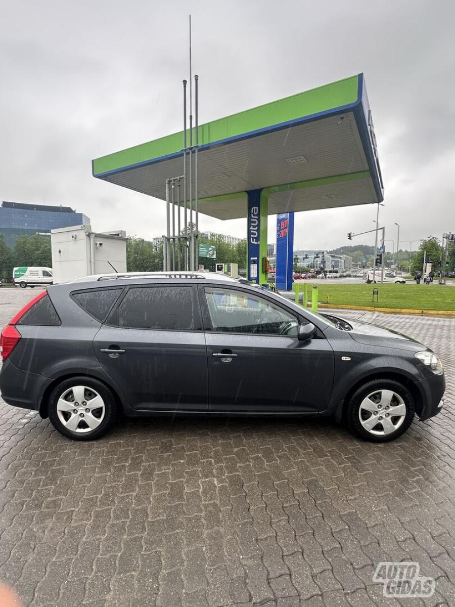 Kia Ceed 2009 in Vilnius, with an engine capacity of 1.60 L and mileage of 245 thousand km for 2700 €, photo 5 on AUTOMOTO.COM.LV