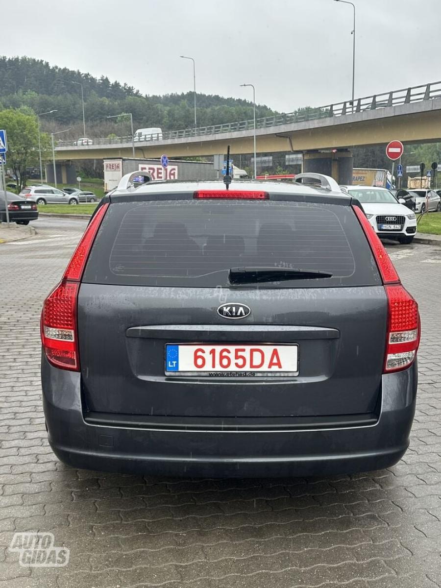 Kia Ceed 2009 in Vilnius, with an engine capacity of 1.60 L and mileage of 245 thousand km for 2700 €, photo 6 on AUTOMOTO.COM.LV