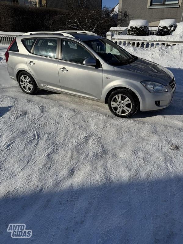 Kia Ceed 2010 in Siauliai, with an engine capacity of 1.60 L and mileage of 290 thousand km for 1050 €, photo 3 on AUTOMOTO.COM.LV