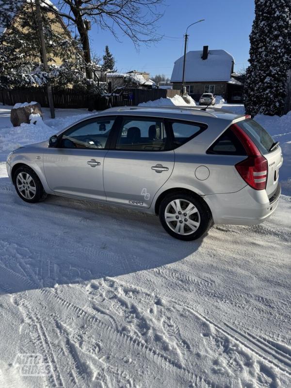 Kia Ceed 2010 in Siauliai, with an engine capacity of 1.60 L and mileage of 290 thousand km for 1050 €, photo 6 on AUTOMOTO.COM.LV