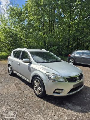 Kia Ceed 2010 in Vilnius, with an engine capacity of 1.60 L and mileage of 300 thousand km for 1400 €, photo 3 on AUTOMOTO.COM.LV