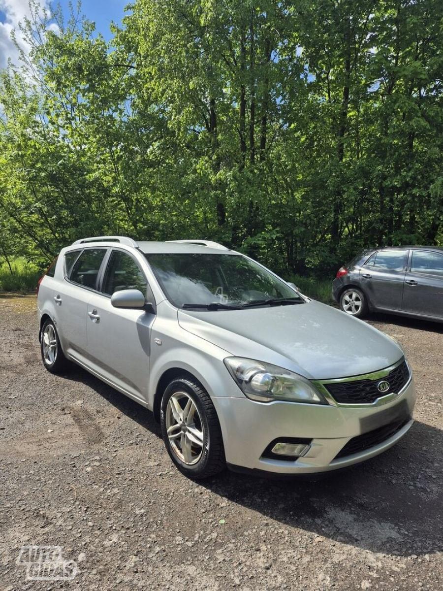 Kia Ceed 2010 in Vilnius, with an engine capacity of 1.60 L and mileage of 300 thousand km for 1400 €, photo 3 on AUTOMOTO.COM.LV