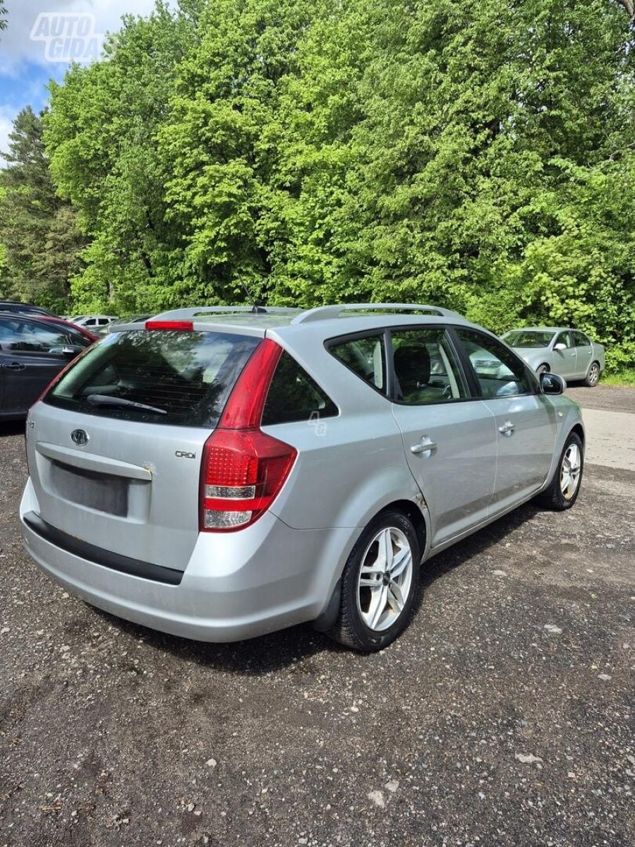 Kia Ceed 2010 in Vilnius, with an engine capacity of 1.60 L and mileage of 300 thousand km for 1400 €, photo 5 on AUTOMOTO.COM.LV