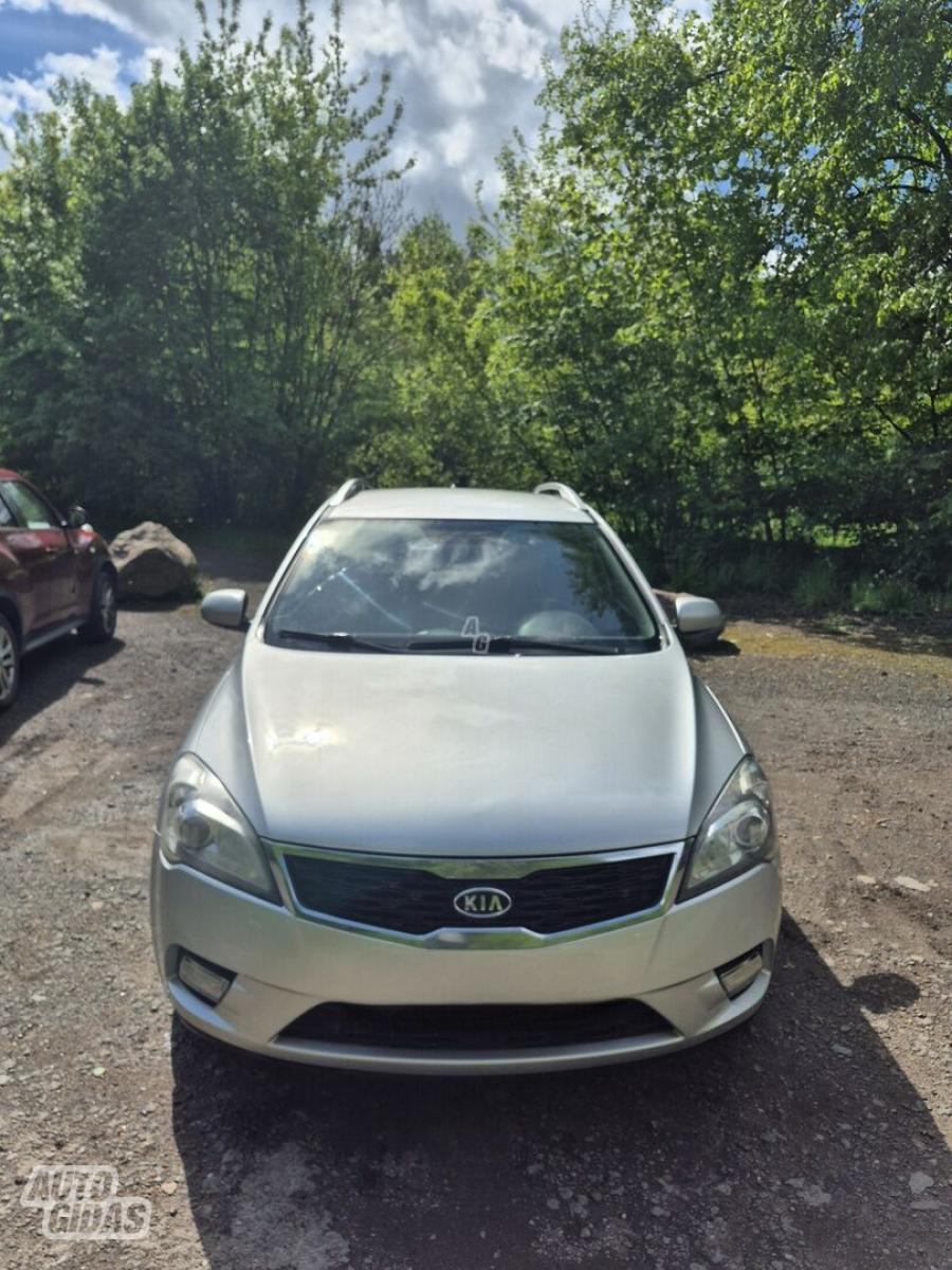 Kia Ceed 2010 in Vilnius, with an engine capacity of 1.60 L and mileage of 300 thousand km for 1400 €, photo 6 on AUTOMOTO.COM.LV