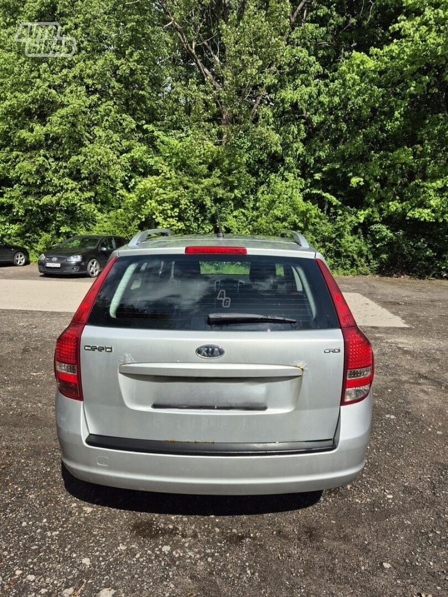 Kia Ceed 2010 in Vilnius, with an engine capacity of 1.60 L and mileage of 300 thousand km for 1400 €, photo 7 on AUTOMOTO.COM.LV