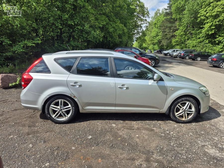Kia Ceed 2010 in Vilnius, with an engine capacity of 1.60 L and mileage of 300 thousand km for 1400 €, photo 9 on AUTOMOTO.COM.LV