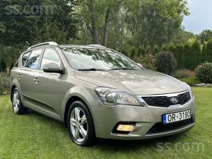 Kia Ceed 2011 in Riga, with an engine capacity of 1.60 L and mileage of 281 thousand km for 3600 €, photo  on AUTOMOTO.COM.LV