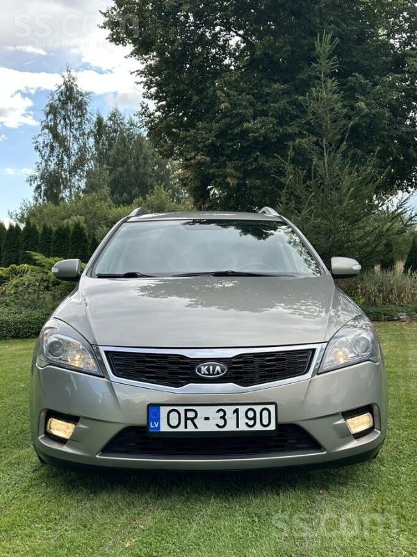 Kia Ceed 2011 Rīga, ar dzinēja tilpumu 1.60 L un nobraukumu 281 tūkst. km par 3600 €, foto 2 vietnē AUTOMOTO.COM.LV