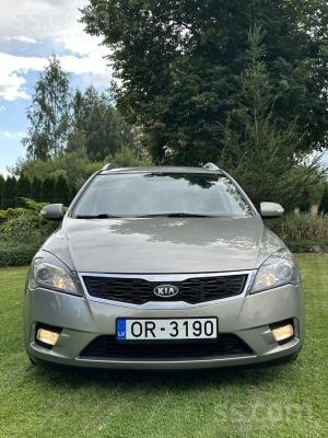 Kia Ceed 2011 in Riga, with an engine capacity of 1.60 L and mileage of 281 thousand km for 3600 €, photo 3 on AUTOMOTO.COM.LV