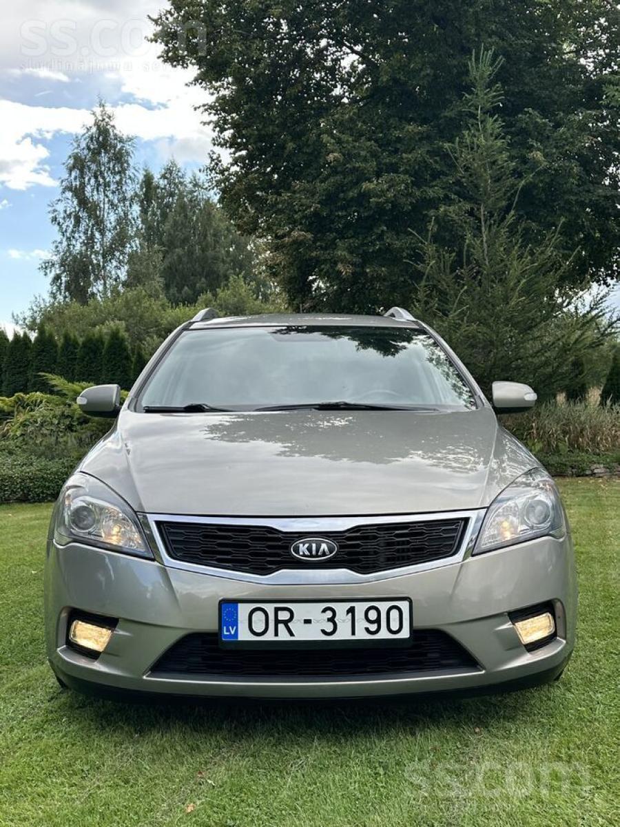 Kia Ceed 2011 in Riga, with an engine capacity of 1.60 L and mileage of 281 thousand km for 3600 €, photo 3 on AUTOMOTO.COM.LV