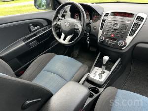 Kia Ceed 2011 in Riga, with an engine capacity of 1.60 L and mileage of 281 thousand km for 3600 €, photo 8 on AUTOMOTO.COM.LV