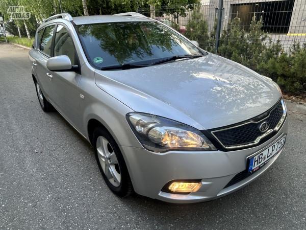 Kia Ceed 2012 in Vilnius, with an engine capacity of 1.40 L and mileage of 254 thousand km for 3000 €, photo 1 on AUTOMOTO.COM.LV