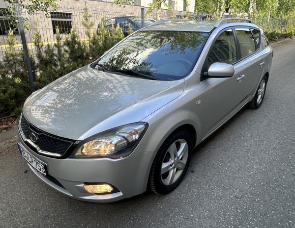Kia Ceed 2012 in Vilnius, with an engine capacity of 1.40 L and mileage of 254 thousand km for 3000 €, photo 8 on AUTOMOTO.COM.LV