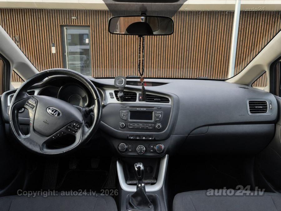 Kia Ceed 2013 in Tallinn, with an engine capacity of 1.60 L and mileage of 178 thousand km for 6590 €, photo 10 on AUTOMOTO.COM.LV