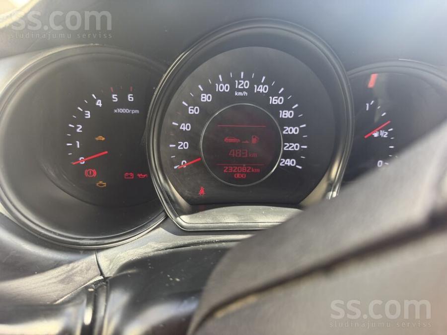 Kia Ceed 2015 Ogre, ar dzinēja tilpumu 1.60 L un nobraukumu 232 tūkst. km par 3500 €, foto 7 vietnē AUTOMOTO.COM.LV