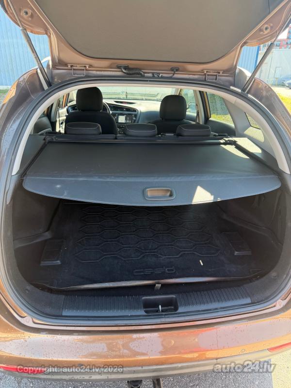 Kia Ceed 2017 in Tallinn, with an engine capacity of 1.60 L and mileage of 239 thousand km for 5500 €, photo 5 on AUTOMOTO.COM.LV