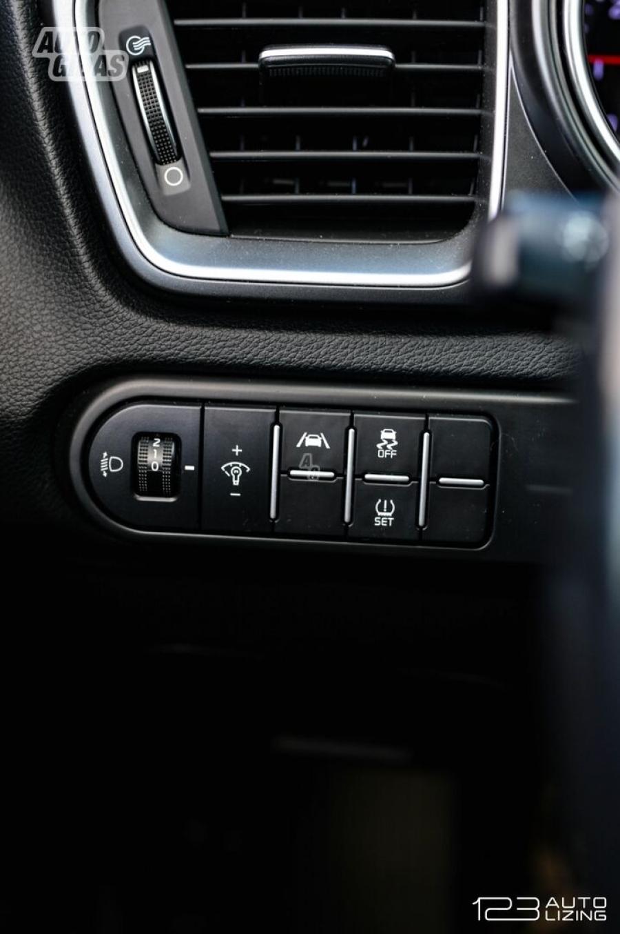 Kia Ceed 2023 in Kretinga, with an engine capacity of 1.50 L and mileage of 72 thousand km for 14700 €, photo 18 on AUTOMOTO.COM.LV