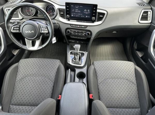 Kia Ceed 2023 in Vilnius, with an engine capacity of 1.50 L and mileage of 115 thousand km for 16500 €, photo 3 on AUTOMOTO.COM.LV