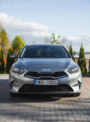 Kia Ceed 2023 in Riga, with an engine capacity of 1.00 L and mileage of 54 thousand km for 13900 €, photo  on AUTOMOTO.COM.LV