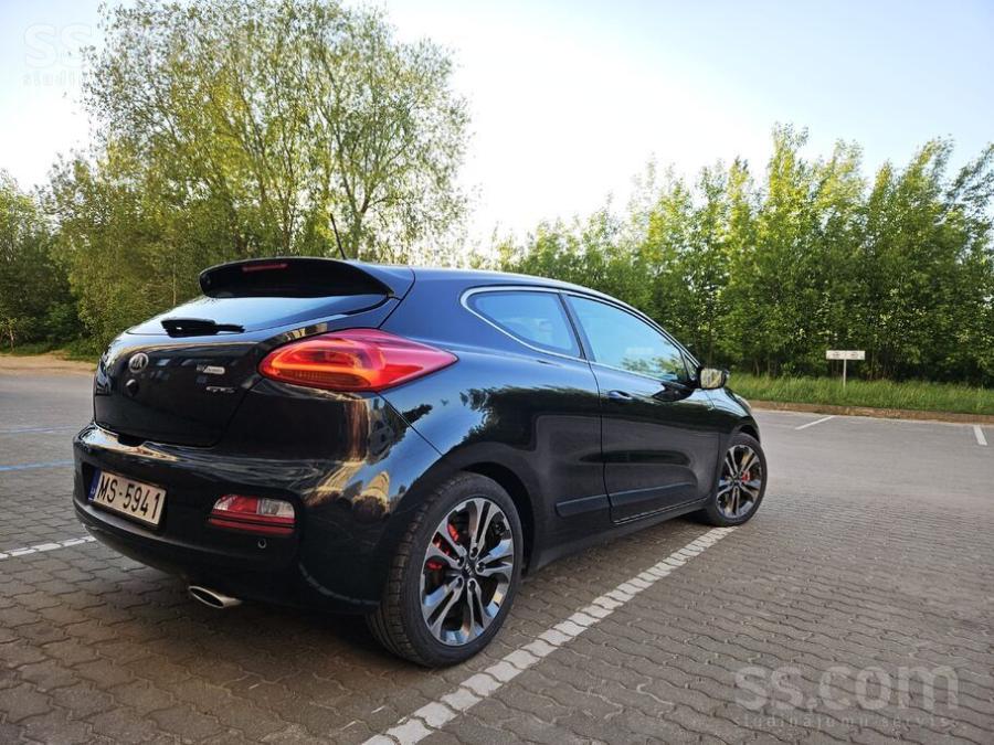 Violet Kia Ceed 2014 in Riga, with an engine capacity of 1.60 L and mileage of 220 thousand km for 5500 €, photo 4 on AUTOMOTO.COM.LV