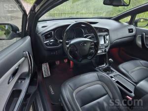 Violet Kia Ceed 2014 in Riga, with an engine capacity of 1.60 L and mileage of 220 thousand km for 5500 €, photo 8 on AUTOMOTO.COM.LV