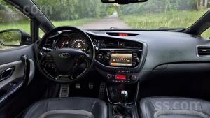 Violet Kia Ceed 2014 in Riga, with an engine capacity of 1.60 L and mileage of 220 thousand km for 5500 €, photo 15 on AUTOMOTO.COM.LV