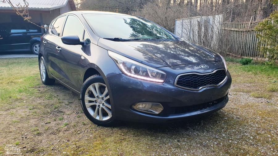 Violet Kia Ceed 2014 in Kaunas, with an engine capacity of 1.60 L and mileage of 291 thousand km for 5100 €, photo 9 on AUTOMOTO.COM.LV