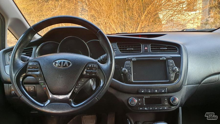 Violet Kia Ceed 2014 in Kaunas, with an engine capacity of 1.60 L and mileage of 291 thousand km for 5100 €, photo 15 on AUTOMOTO.COM.LV